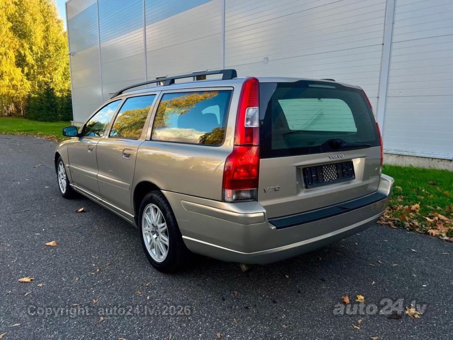 Beige Volvo V70 2005 in Parnu, with an engine capacity of 2.40 L and mileage of 0 thousand km for 2490 €, photo 6 on AUTOMOTO.COM.LV