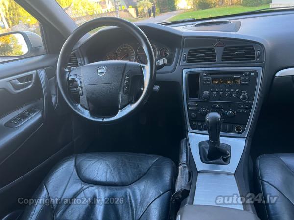 Beige Volvo V70 2005 in Parnu, with an engine capacity of 2.40 L and mileage of 0 thousand km for 2490 €, photo 8 on AUTOMOTO.COM.LV