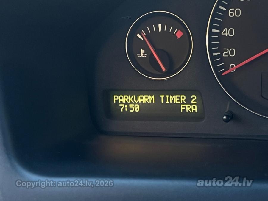 Beige Volvo V70 2005 in Parnu, with an engine capacity of 2.40 L and mileage of 0 thousand km for 2490 €, photo 12 on AUTOMOTO.COM.LV