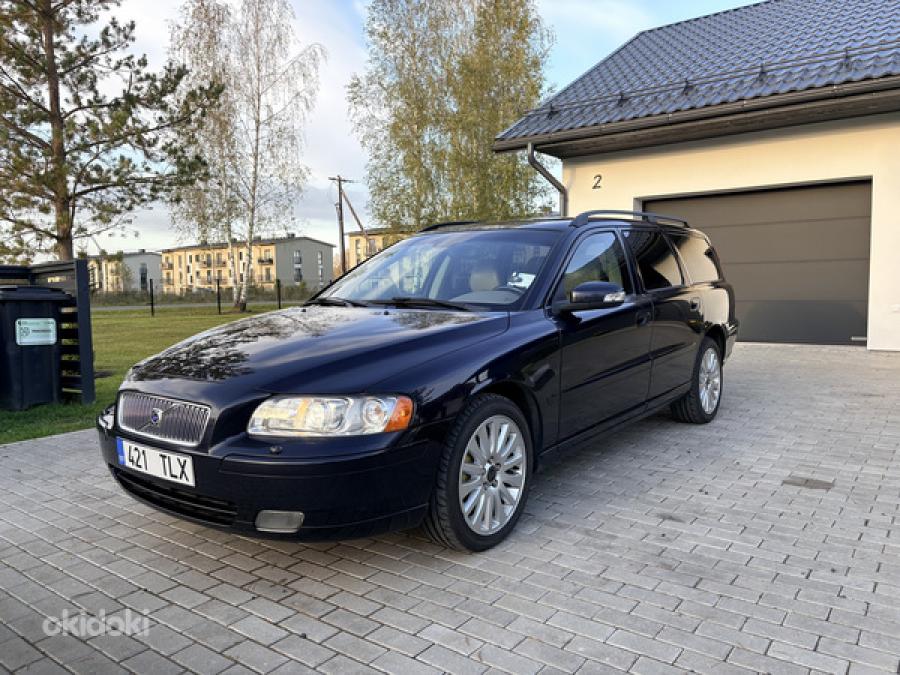 Beige Volvo V70 2006 in Tartu, with an engine capacity of 2.40 L and mileage of 338 thousand km for 4200 €, photo 1 on AUTOMOTO.COM.LV