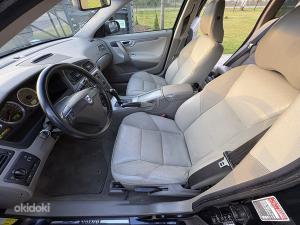 Beige Volvo V70 2006 in Tartu, with an engine capacity of 2.40 L and mileage of 338 thousand km for 4200 €, photo 9 on AUTOMOTO.COM.LV
