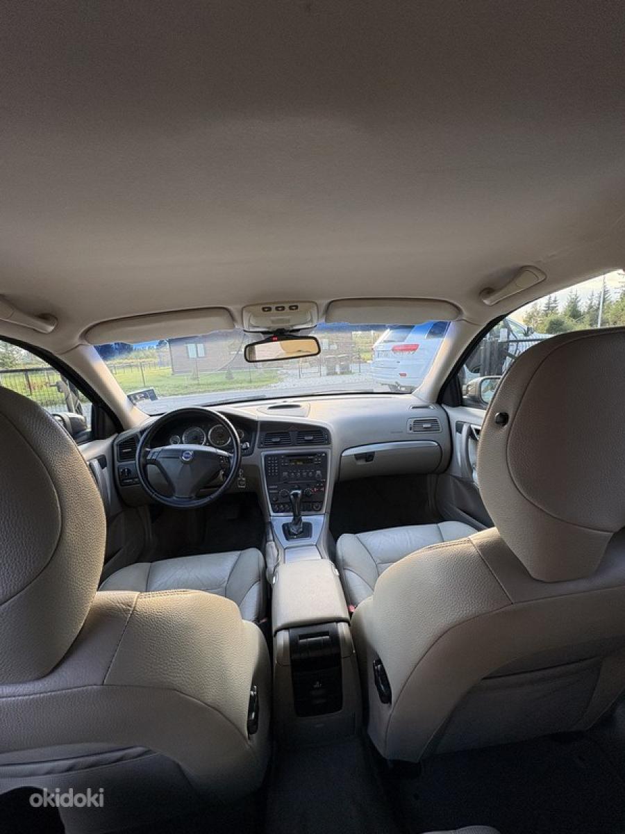 Beige Volvo V70 2006 in Tartu, with an engine capacity of 2.40 L and mileage of 338 thousand km for 4200 €, photo 22 on AUTOMOTO.COM.LV