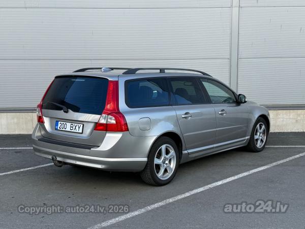Beige Volvo V70 2007 in Tartu, with an engine capacity of 2.40 L and mileage of 367 thousand km for 4200 €, photo 5 on AUTOMOTO.COM.LV