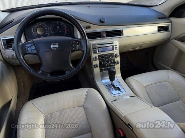 Beige Volvo V70 2007 in Tartu, with an engine capacity of 2.40 L and mileage of 367 thousand km for 4200 €, photo 6 on AUTOMOTO.COM.LV