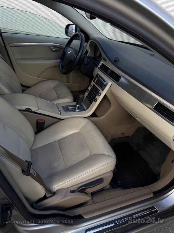 Beige Volvo V70 2007 in Tartu, with an engine capacity of 2.40 L and mileage of 367 thousand km for 4200 €, photo 9 on AUTOMOTO.COM.LV