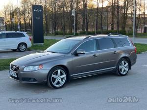 Smilšu krāsa Volvo V70 2010 Narva, ar dzinēja tilpumu 2.40 L un nobraukumu 430 tūkst. km par 3999 €, foto 3 vietnē AUTOMOTO.COM.LV