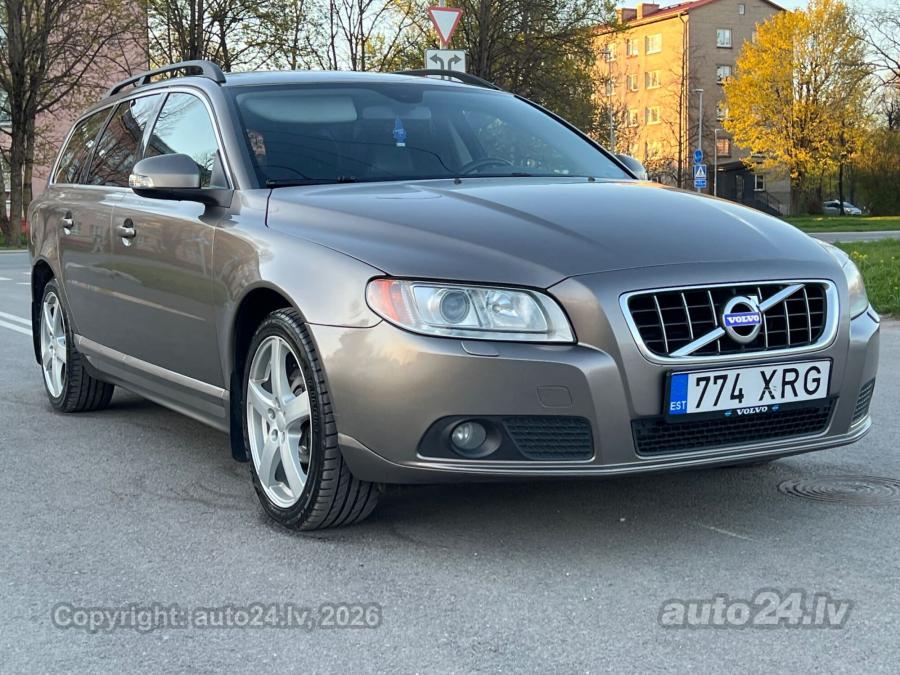 Smilšu krāsa Volvo V70 2010 Narva, ar dzinēja tilpumu 2.40 L un nobraukumu 430 tūkst. km par 3999 €, foto 5 vietnē AUTOMOTO.COM.LV