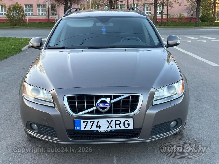 Smilšu krāsa Volvo V70 2010 Narva, ar dzinēja tilpumu 2.40 L un nobraukumu 430 tūkst. km par 3999 €, foto 7 vietnē AUTOMOTO.COM.LV