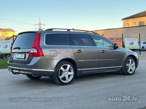 Smilšu krāsa Volvo V70 2010 Narva, ar dzinēja tilpumu 2.40 L un nobraukumu 430 tūkst. km par 3999 €, foto 9 vietnē AUTOMOTO.COM.LV