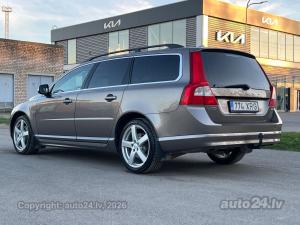 Smilšu krāsa Volvo V70 2010 Narva, ar dzinēja tilpumu 2.40 L un nobraukumu 430 tūkst. km par 3999 €, foto 11 vietnē AUTOMOTO.COM.LV