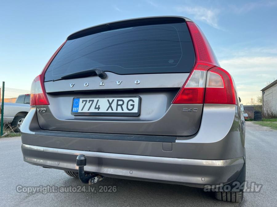 Smilšu krāsa Volvo V70 2010 Narva, ar dzinēja tilpumu 2.40 L un nobraukumu 430 tūkst. km par 3999 €, foto 15 vietnē AUTOMOTO.COM.LV