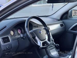 Smilšu krāsa Volvo V70 2010 Narva, ar dzinēja tilpumu 2.40 L un nobraukumu 430 tūkst. km par 3999 €, foto 21 vietnē AUTOMOTO.COM.LV