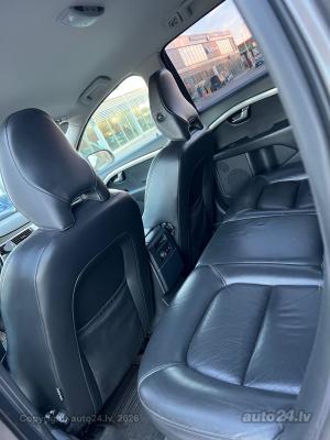 Smilšu krāsa Volvo V70 2010 Narva, ar dzinēja tilpumu 2.40 L un nobraukumu 430 tūkst. km par 3999 €, foto 22 vietnē AUTOMOTO.COM.LV