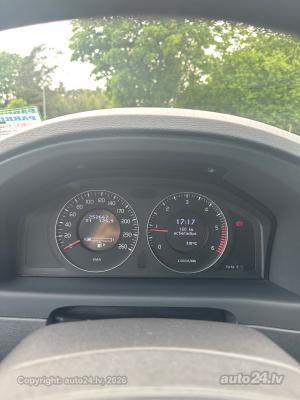 Smilšu krāsa Volvo V70 2010 Tallina, ar dzinēja tilpumu 1.60 L un nobraukumu 253 tūkst. km par 5000 €, foto 10 vietnē AUTOMOTO.COM.LV