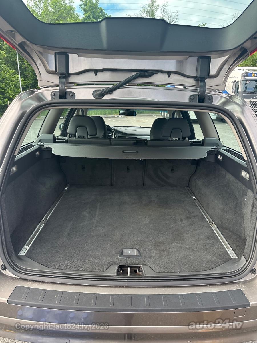 Smilšu krāsa Volvo V70 2010 Tallina, ar dzinēja tilpumu 1.60 L un nobraukumu 253 tūkst. km par 5000 €, foto 14 vietnē AUTOMOTO.COM.LV