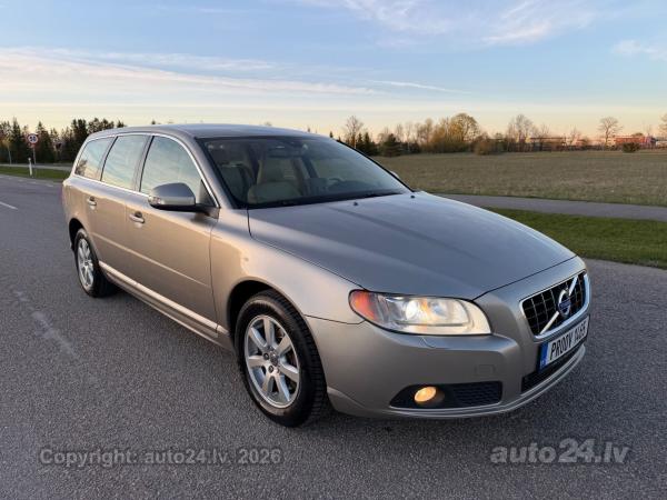 Smilšu krāsa Volvo V70 2011 Tallina, ar dzinēja tilpumu 2.00 L un nobraukumu 269 tūkst. km par 7690 €, foto 3 vietnē AUTOMOTO.COM.LV
