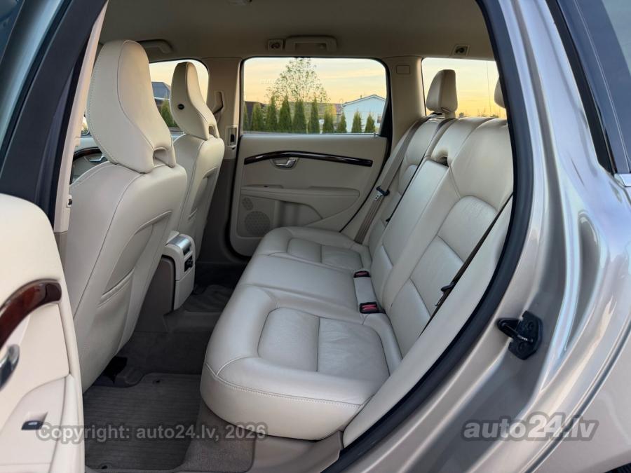 Beige Volvo V70 2011 in Tallinn, with an engine capacity of 2.00 L and mileage of 269 thousand km for 7690 €, photo 9 on AUTOMOTO.COM.LV