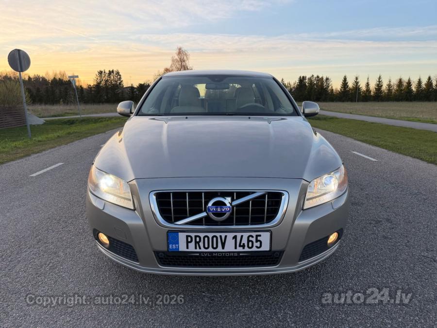 Beige Volvo V70 2011 in Tallinn, with an engine capacity of 2.00 L and mileage of 269 thousand km for 7690 €, photo 10 on AUTOMOTO.COM.LV