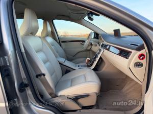 Beige Volvo V70 2011 in Tallinn, with an engine capacity of 2.00 L and mileage of 269 thousand km for 7690 €, photo 15 on AUTOMOTO.COM.LV