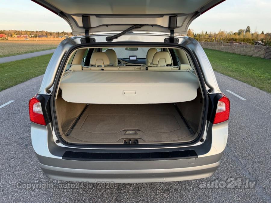Beige Volvo V70 2011 in Tallinn, with an engine capacity of 2.00 L and mileage of 269 thousand km for 7690 €, photo 19 on AUTOMOTO.COM.LV