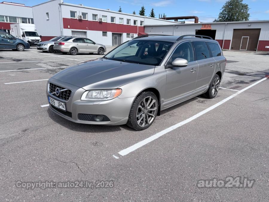 Beige Volvo V70 2013 in Tallinn, with an engine capacity of 1.60 L and mileage of 283 thousand km for 6900 €, photo 1 on AUTOMOTO.COM.LV