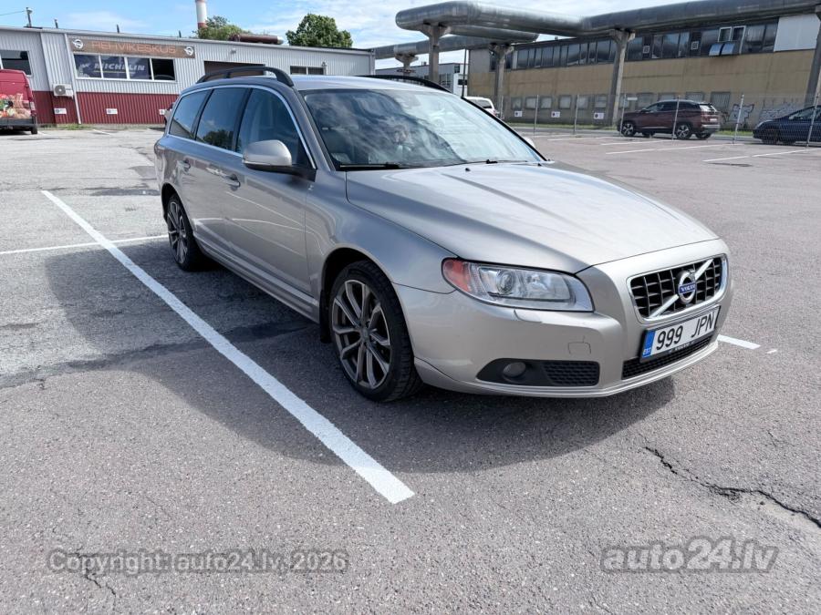 Beige Volvo V70 2013 in Tallinn, with an engine capacity of 1.60 L and mileage of 283 thousand km for 6900 €, photo 4 on AUTOMOTO.COM.LV