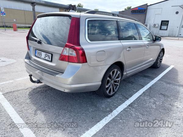 Beige Volvo V70 2013 in Tallinn, with an engine capacity of 1.60 L and mileage of 283 thousand km for 6900 €, photo 4 on AUTOMOTO.COM.LV
