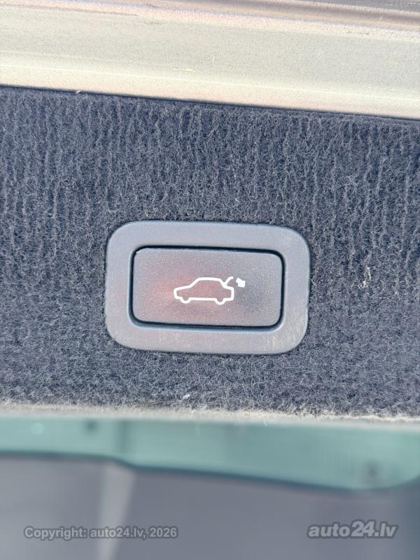 Beige Volvo V70 2013 in Tallinn, with an engine capacity of 1.60 L and mileage of 283 thousand km for 6900 €, photo 7 on AUTOMOTO.COM.LV