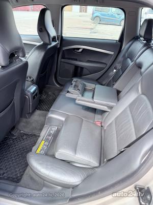 Beige Volvo V70 2013 in Tallinn, with an engine capacity of 1.60 L and mileage of 283 thousand km for 6900 €, photo 10 on AUTOMOTO.COM.LV