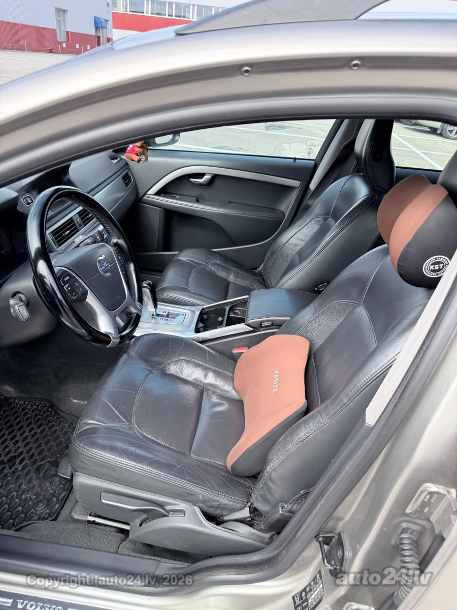 Beige Volvo V70 2013 in Tallinn, with an engine capacity of 1.60 L and mileage of 283 thousand km for 6900 €, photo 11 on AUTOMOTO.COM.LV