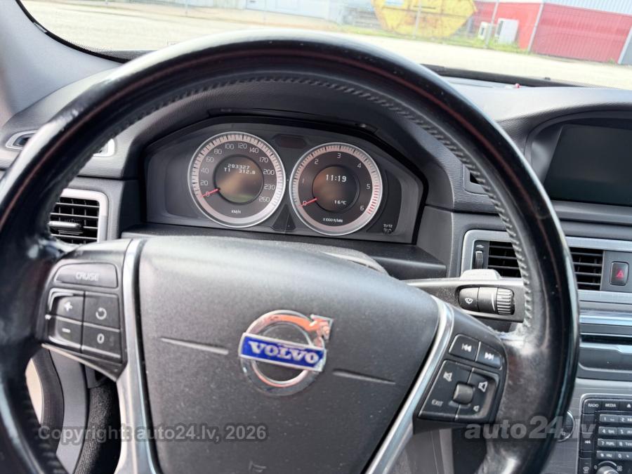 Beige Volvo V70 2013 in Tallinn, with an engine capacity of 1.60 L and mileage of 283 thousand km for 6900 €, photo 12 on AUTOMOTO.COM.LV