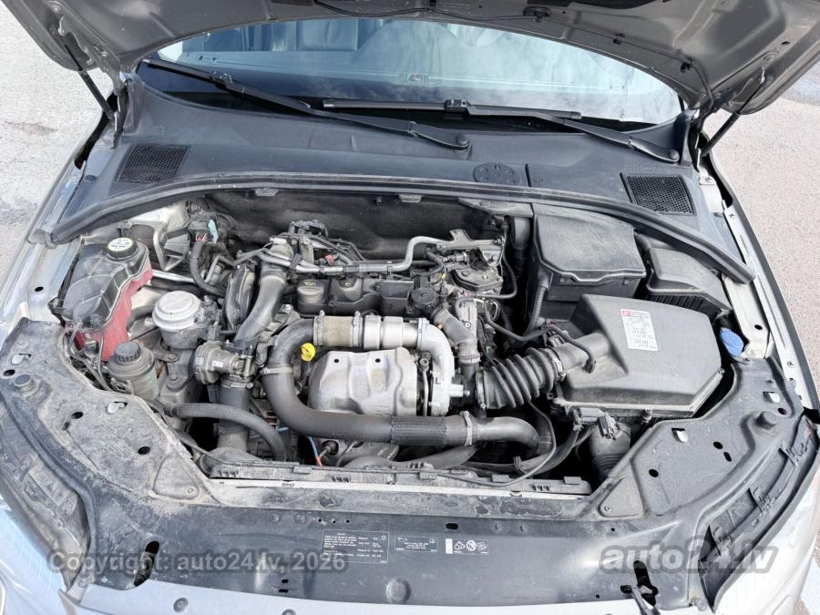 Beige Volvo V70 2013 in Tallinn, with an engine capacity of 1.60 L and mileage of 283 thousand km for 6900 €, photo 13 on AUTOMOTO.COM.LV