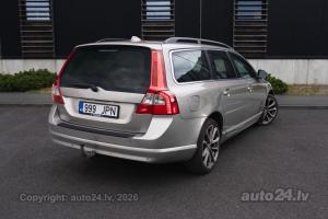 Smilšu krāsa Volvo V70 2013 Tallina, ar dzinēja tilpumu 1.60 L un nobraukumu 284 tūkst. km par 5990 €, foto 4 vietnē AUTOMOTO.COM.LV