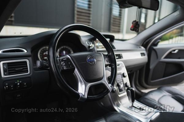 Beige Volvo V70 2013 in Tallinn, with an engine capacity of 1.60 L and mileage of 284 thousand km for 5990 €, photo 5 on AUTOMOTO.COM.LV