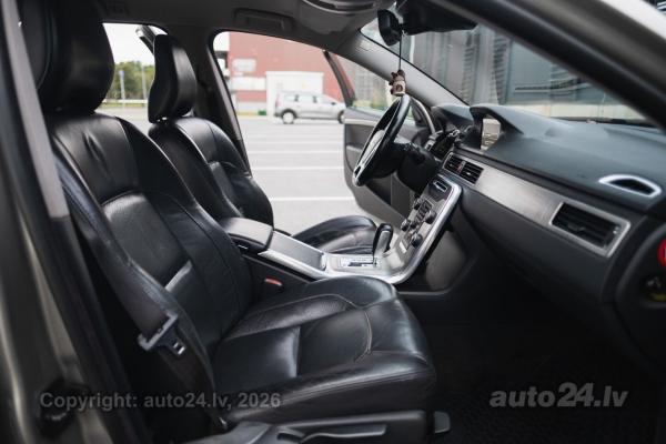 Beige Volvo V70 2013 in Tallinn, with an engine capacity of 1.60 L and mileage of 284 thousand km for 5990 €, photo 8 on AUTOMOTO.COM.LV
