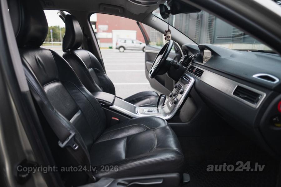 Smilšu krāsa Volvo V70 2013 Tallina, ar dzinēja tilpumu 1.60 L un nobraukumu 284 tūkst. km par 5990 €, foto 9 vietnē AUTOMOTO.COM.LV