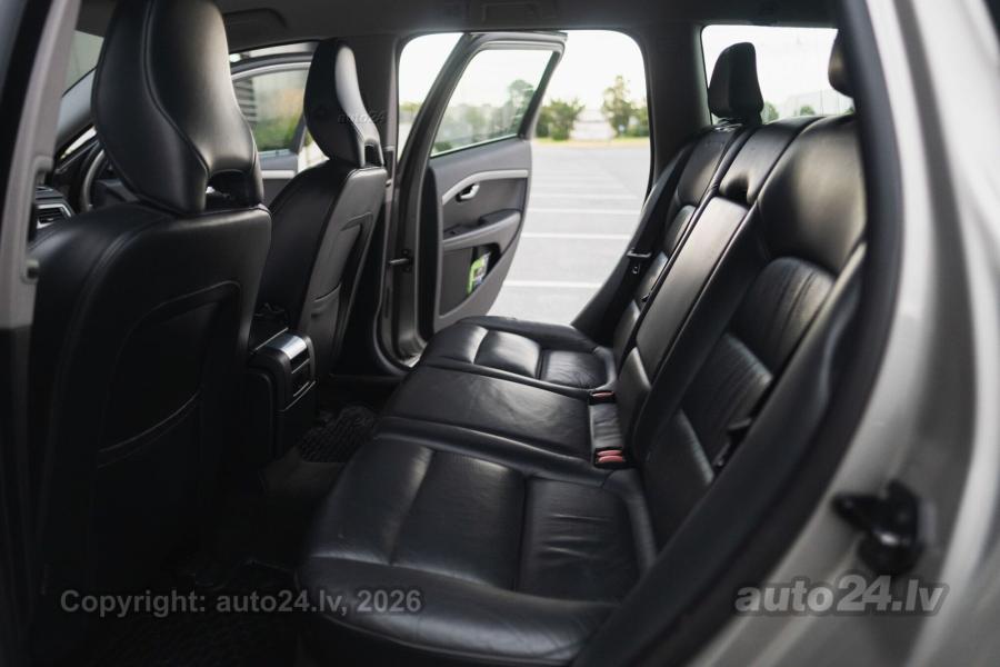Smilšu krāsa Volvo V70 2013 Tallina, ar dzinēja tilpumu 1.60 L un nobraukumu 284 tūkst. km par 5990 €, foto 10 vietnē AUTOMOTO.COM.LV