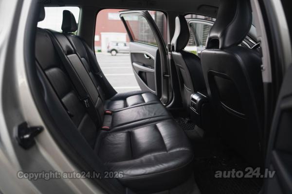Beige Volvo V70 2013 in Tallinn, with an engine capacity of 1.60 L and mileage of 284 thousand km for 5990 €, photo 10 on AUTOMOTO.COM.LV