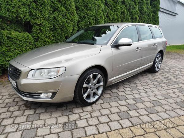 Beige Volvo V70 2015 in Paide, with an engine capacity of 2.00 L and mileage of 288 thousand km for 7690 €, photo 1 on AUTOMOTO.COM.LV