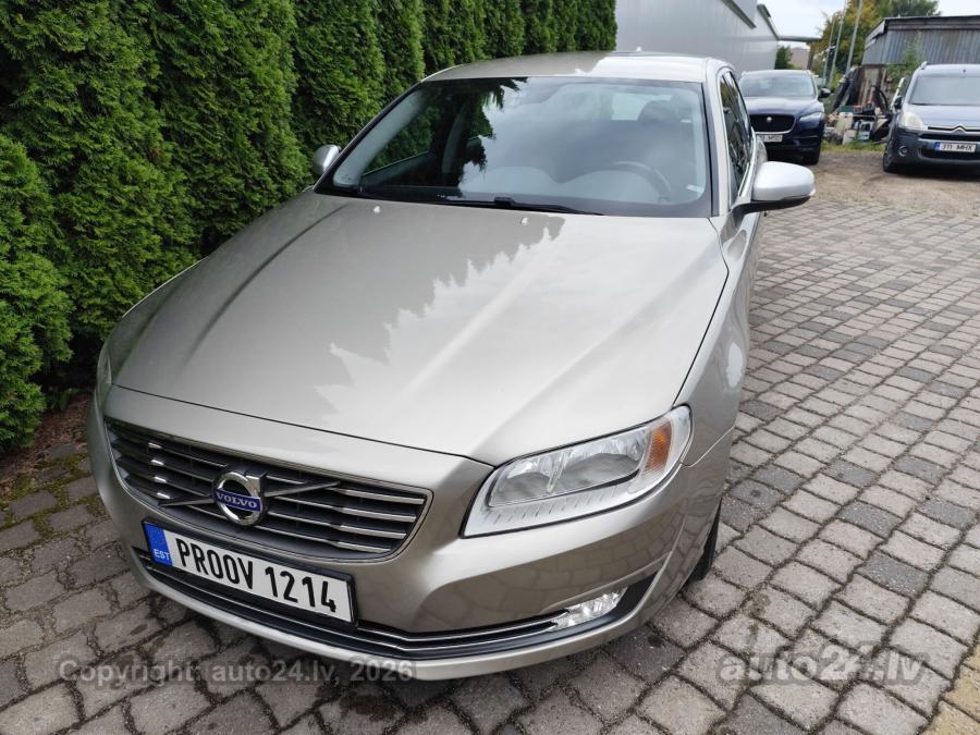 Smilšu krāsa Volvo V70 2015 Paide, ar dzinēja tilpumu 2.00 L un nobraukumu 288 tūkst. km par 7690 €, foto 3 vietnē AUTOMOTO.COM.LV