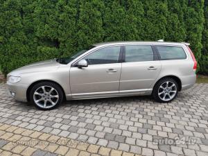 Smilšu krāsa Volvo V70 2015 Paide, ar dzinēja tilpumu 2.00 L un nobraukumu 288 tūkst. km par 7690 €, foto 4 vietnē AUTOMOTO.COM.LV