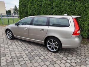 Smilšu krāsa Volvo V70 2015 Paide, ar dzinēja tilpumu 2.00 L un nobraukumu 288 tūkst. km par 7690 €, foto 5 vietnē AUTOMOTO.COM.LV