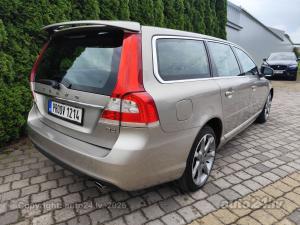 Smilšu krāsa Volvo V70 2015 Paide, ar dzinēja tilpumu 2.00 L un nobraukumu 288 tūkst. km par 7690 €, foto 7 vietnē AUTOMOTO.COM.LV