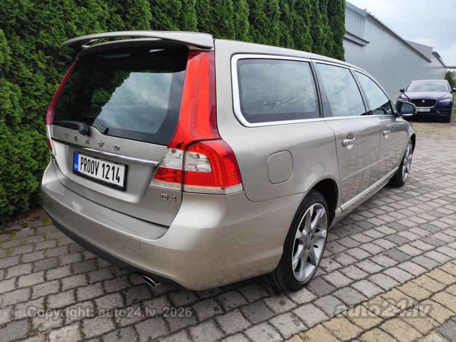 Smilšu krāsa Volvo V70 2015 Paide, ar dzinēja tilpumu 2.00 L un nobraukumu 288 tūkst. km par 7690 €, foto 7 vietnē AUTOMOTO.COM.LV