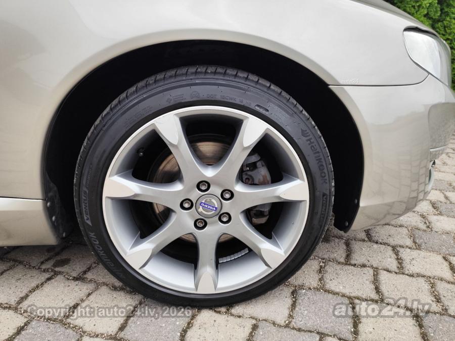 Smilšu krāsa Volvo V70 2015 Paide, ar dzinēja tilpumu 2.00 L un nobraukumu 288 tūkst. km par 7690 €, foto 12 vietnē AUTOMOTO.COM.LV