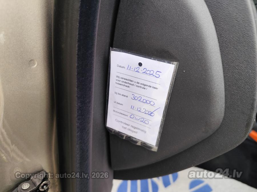 Smilšu krāsa Volvo V70 2015 Paide, ar dzinēja tilpumu 2.00 L un nobraukumu 288 tūkst. km par 7690 €, foto 18 vietnē AUTOMOTO.COM.LV