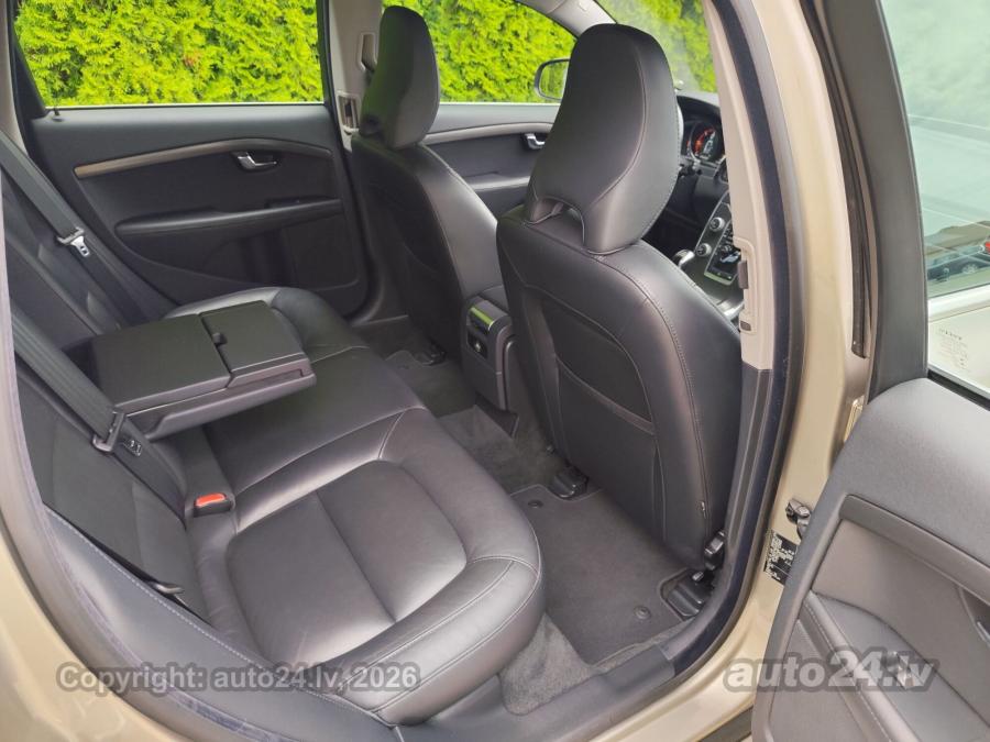 Smilšu krāsa Volvo V70 2015 Paide, ar dzinēja tilpumu 2.00 L un nobraukumu 288 tūkst. km par 7690 €, foto 20 vietnē AUTOMOTO.COM.LV
