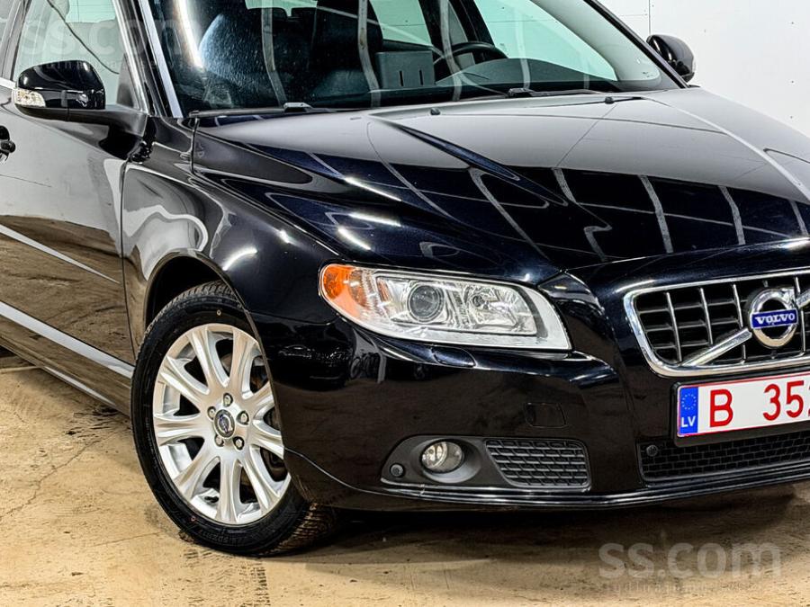 Black Volvo V70 2010 in Jurmala, with an engine capacity of 2.00 L and mileage of 294 thousand km for 6750 €, photo 4 on AUTOMOTO.COM.LV
