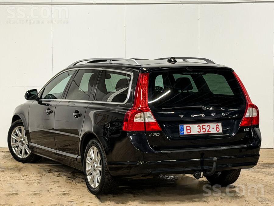 Black Volvo V70 2010 in Jurmala, with an engine capacity of 2.00 L and mileage of 294 thousand km for 6750 €, photo 6 on AUTOMOTO.COM.LV