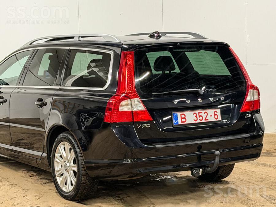 Black Volvo V70 2010 in Jurmala, with an engine capacity of 2.00 L and mileage of 294 thousand km for 6750 €, photo 7 on AUTOMOTO.COM.LV